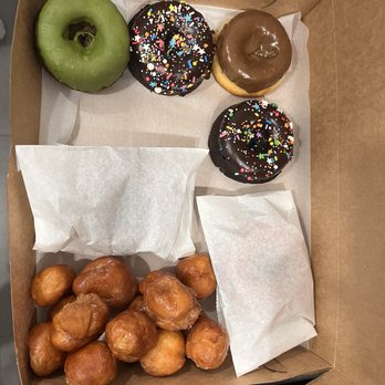 THE DONUTTERY - Updated May 2024 - 5177 Photos & 4860 Reviews - 17420 ...