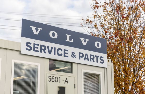 FLOW VOLVO CARS - Updated October 2025 - Request a Quote - 10 Photos ...