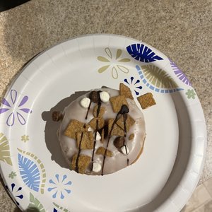 MAPLE DONUTS - 65 Photos & 98 Reviews - 3455 E Market St, York ...