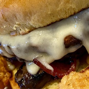 COLD BEERS & CHEESEBURGERS - Updated July 2025 - 87 Photos & 111 ...