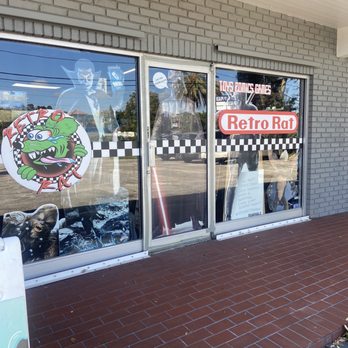 RETRO RAT - Updated October 2025 - 55 Photos & 15 Reviews - 1915 East ...