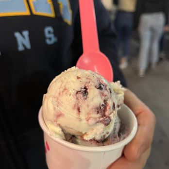 WE ALL SCREAM - Updated July 2024 - 120 Photos & 158 Reviews - 517 ...