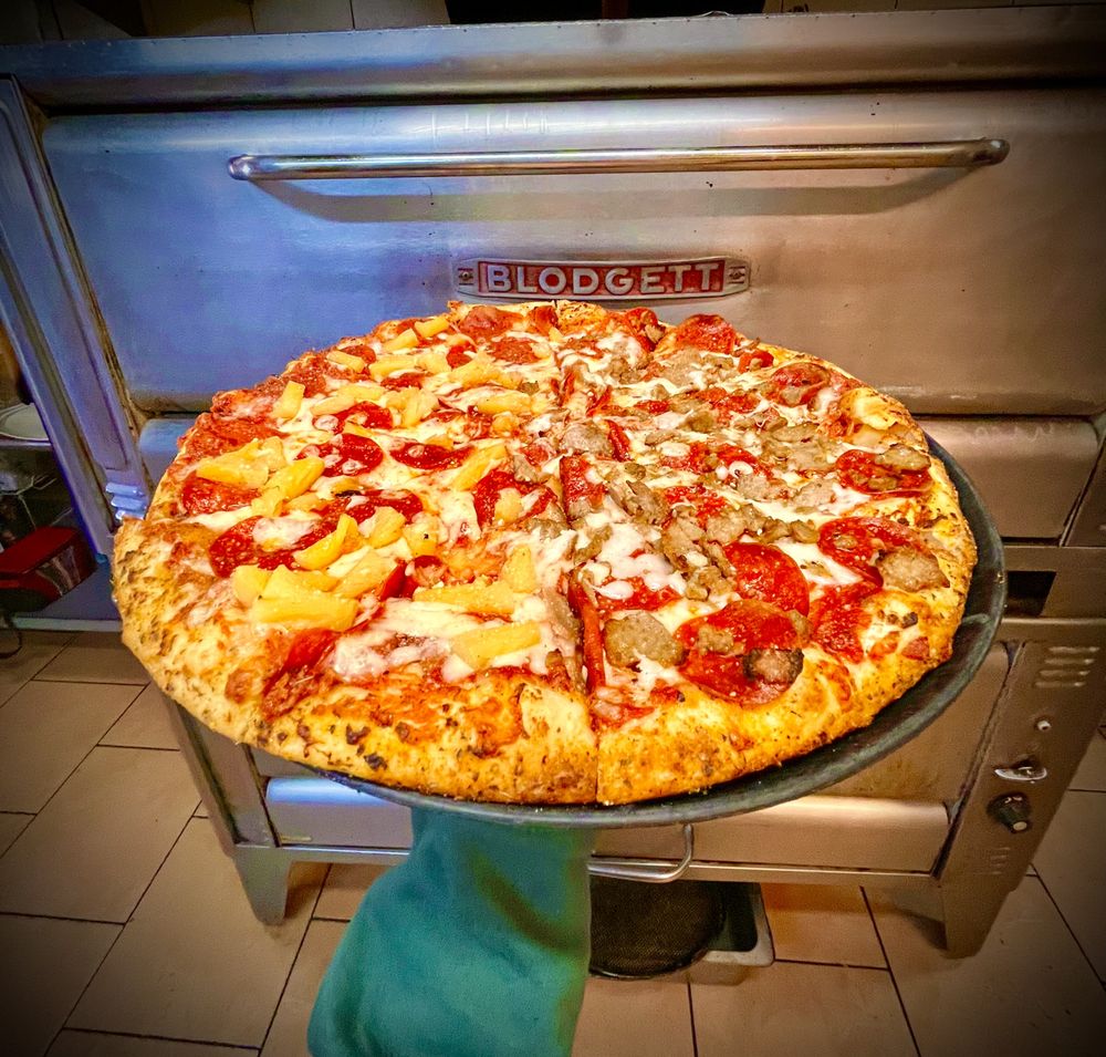 CROSS EYED COW PIZZA - Updated May 2024 - 398 Photos & 382 Reviews ...