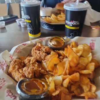 HUEY MAGOO’S CHICKEN TENDERS - Updated October 2025 - 74 Photos & 35 ...