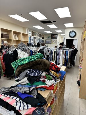 UPPER EASTSIDE THRIFT SHOP - Updated December 2025 - 93 Photos & 21 Reviews - 1670 1st Ave, New ...