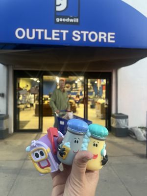 GOODWILL - Updated October 2025 - 11 Photos & 31 Reviews - 2901 State ...