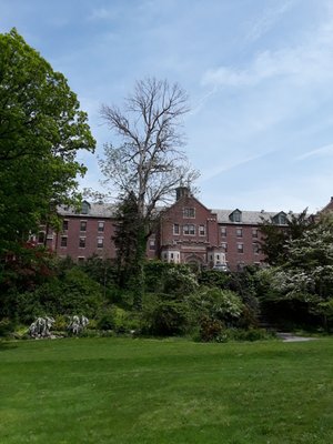 GARRISON INSTITUTE - Updated October 2025 - 102 Photos - 14 Mary's Way ...