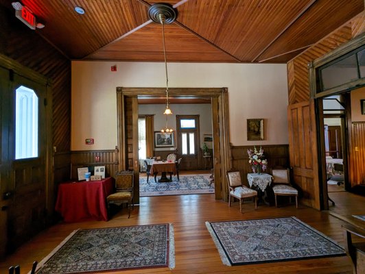 1897 POE HOUSE - Updated July 2025 - 182 Photos & 14 Reviews - 206 ...