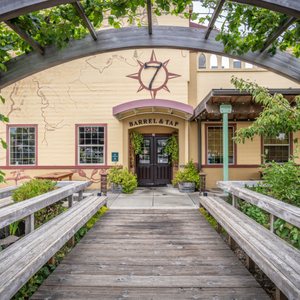 7 DEVILS WATERFRONT ALEHOUSE - Updated August 2024 - 263 Photos & 285 ...