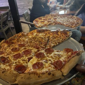 SHOREBREAK PIZZA & TAPHOUSE - PUNGO - Updated April 2026 - 414 Photos ...