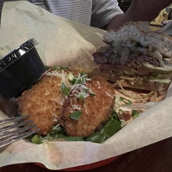 MCGREGOR’S BAR AND GRILL - Updated September 2024 - 425 Photos & 640 ...