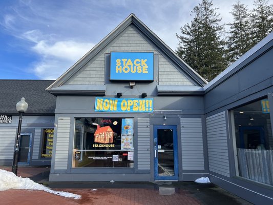 STACK HOUSE - Updated July 2025 - 65 Photos & 49 Reviews - 99 Fortin Rd ...