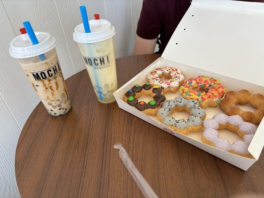 MOCHI DONUTS AND BOBA TEA - Updated July 2025 - 16 Reviews - 16372 ...