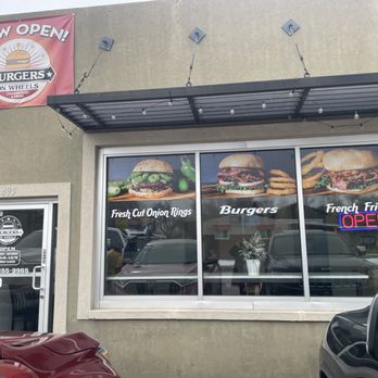 BURGERS ON WHEELS - Updated December 2024 - 41 Photos & 33 Reviews ...