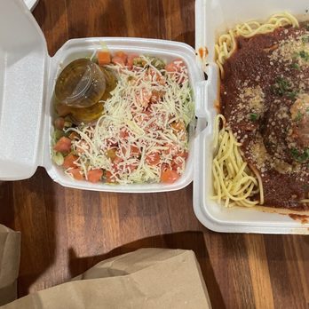 MONJUNIS ITALIAN CAFE - Updated December 2025 - 312 Photos & 207 ...