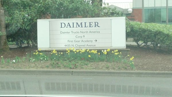 DAIMLER TRUCK NORTH AMERICA - Updated December 2025 - 21 Photos - 4555 ...