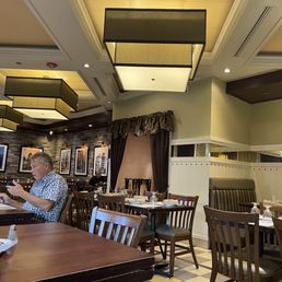 MAMA LISA RESTAURANT - Updated July 2025 - 232 Photos & 510 Reviews ...