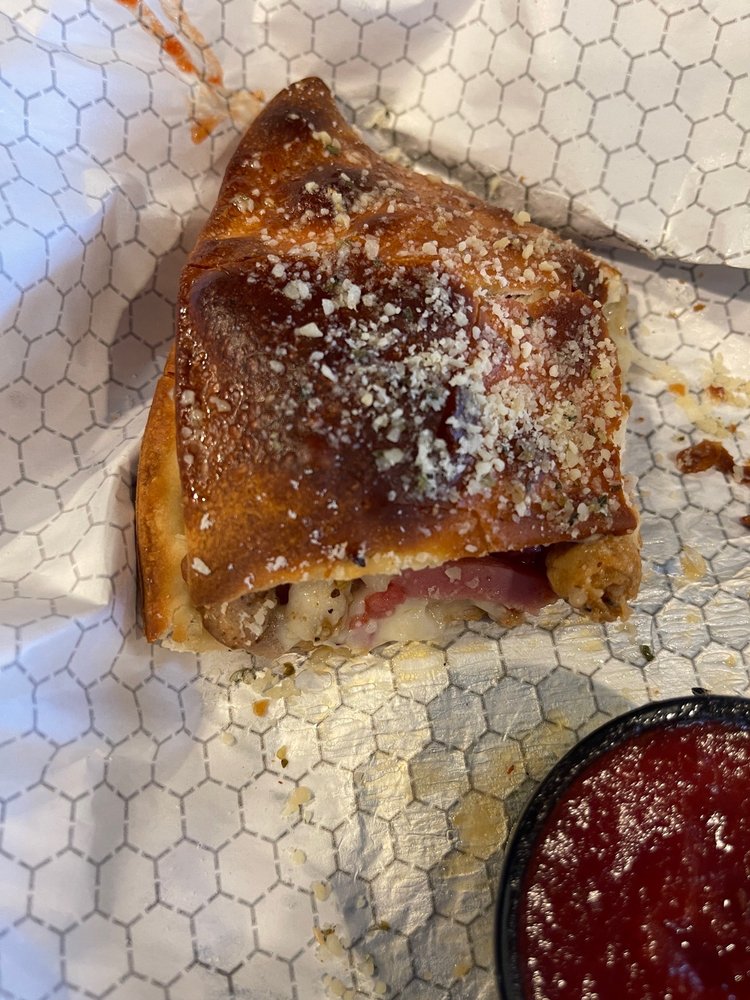 PIZZA HUT - Updated October 2025 - 27 Reviews - 1411 N Wayne St, Angola ...