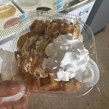 WHATCHA WANNA EAT FOOD HALL - Updated May 2025 - 89 Photos & 22 Reviews ...