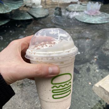 SHAKE SHACK EASTON TOWN CENTER - Updated July 2024 - 231 Photos & 238 ...