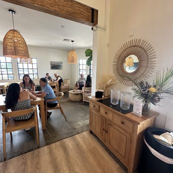 MOMONA BAKERY & COFFEE SHOP - Updated December 2025 - 860 Photos & 359 ...