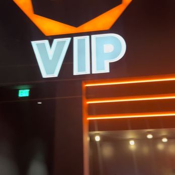 REGAL FRESNO RIVERPARK - 379 Photos & 325 Reviews - 250 Paseo Del ...