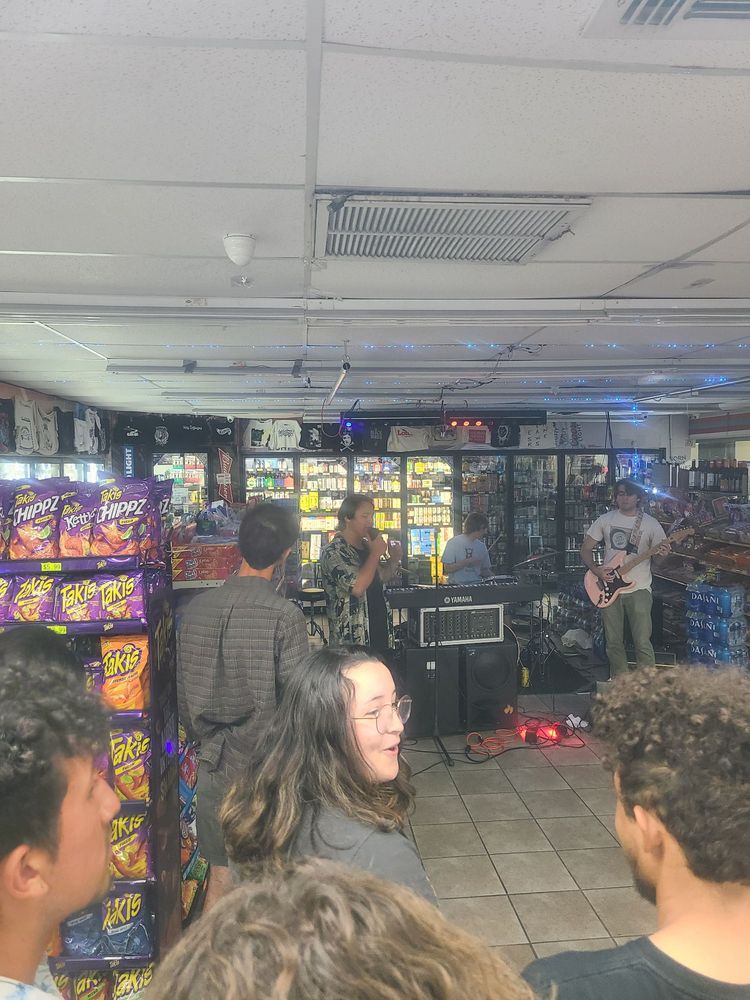 FRIENDLY RIO MARKET - Updated June 2024 - 620 W 29th St, Austin, Texas ...