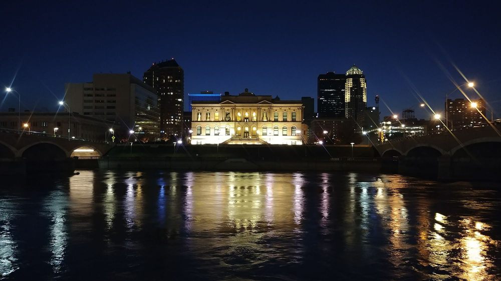 SIMON ESTES AMPHITHEATER - Updated August 2024 - 75 Locust St, Des ...