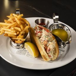 DOCKS OFF 5TH - Updated July 2025 - 387 Photos & 78 Reviews - 25 W 51st ...