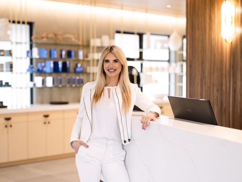 SARAH HAMILTON FACE - Updated September 2025 - 45 Photos - 2120 NW Blvd ...