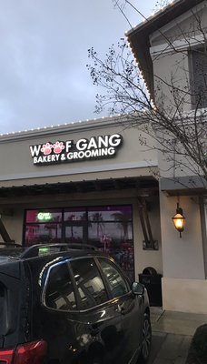 WOOF GANG BAKERY & GROOMING NOCATEE - Updated January 2025 - 83 Photos ...