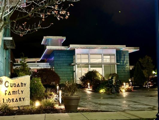 CUDAHY FAMILY LIBRARY - Updated December 2025 - 96 Photos - 3500 ...