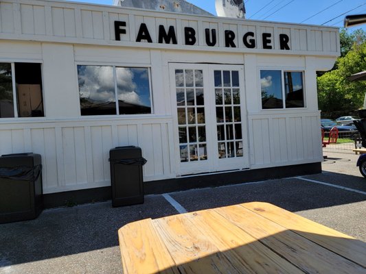 FAMBURGER - Updated July 2025 - 20 Photos & 45 Reviews - 1400 E 2nd Ave ...