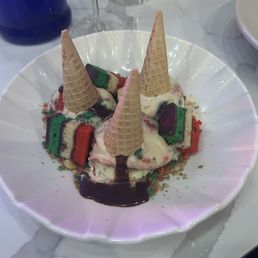 BAR MUTZ - Updated December 2025 - 331 Photos & 84 Reviews - 90 Center ...
