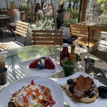 LARCHMONT BUNGALOW CAFE - 1521 Photos & 683 Reviews - 2110 Sunset Blvd ...