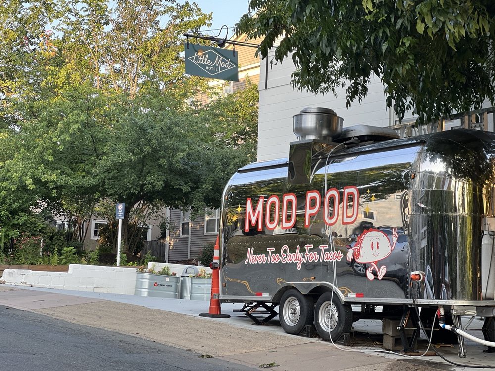 LITTLE MOD HOTEL - Updated May 2026 - 207 14th St NW, Charlottesville ...