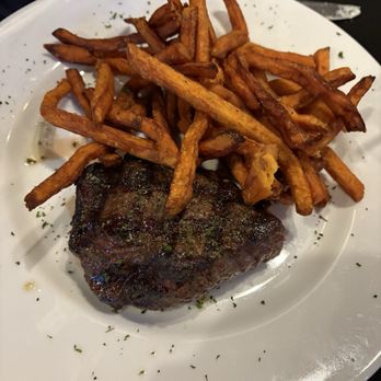 STONEBRIDGE GRILLE & TAVERN - Updated December 2025 - 49 Photos & 95 ...