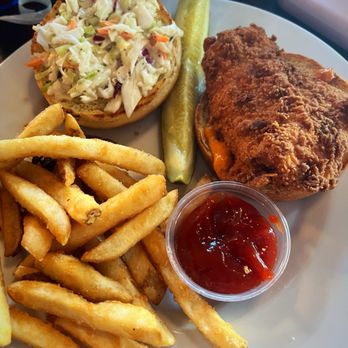 THE PATRIOT PUBLIC HOUSE - Updated January 2026 - 57 Photos & 56 Real ...