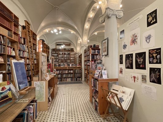 ARUNDEL BOOKS - Updated October 2025 - 61 Photos & 37 Reviews - 322 1st ...