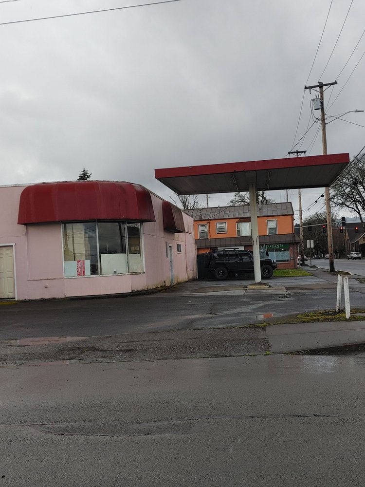 THE FEED STORE - 233 SW Washington St, Dallas, Oregon - Food - Phone ...