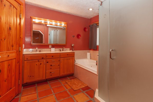 505 CLEAN QUEENS - Updated October 2025 - 21 Photos - 2225 Beryl Ct NW, Albuquerque, New Mexico ...