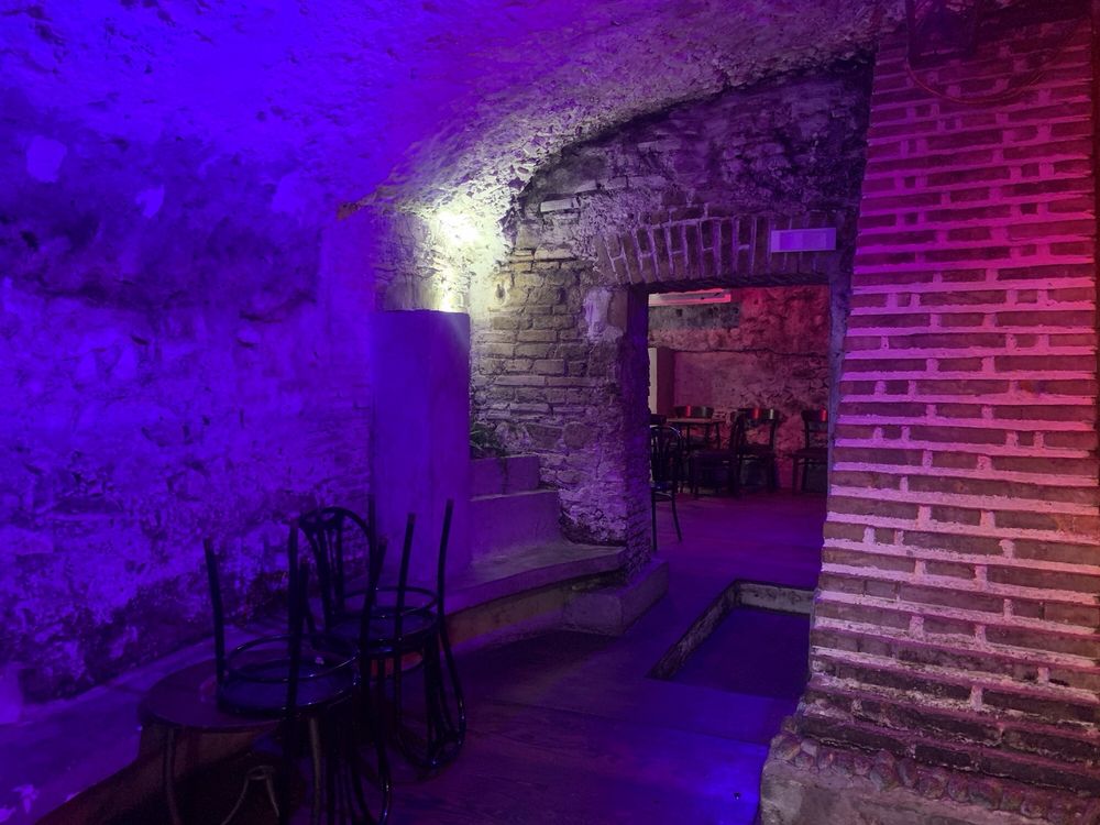 ON THE ROX - Updated October 2025 - Via Galvani 46, Roma, Italy - Pubs ...