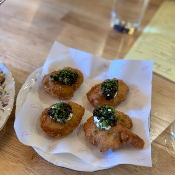 ROE - Updated January 2026 - 55 Photos & 32 Reviews - 207 Unity St ...