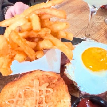 AMINA - Updated June 2025 - 614 Photos & 240 Reviews - 1102 Germantown ...