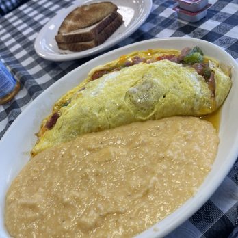 DEMITRIS RESTAURANT - Updated October 2024 - 146 Photos & 154 Reviews ...