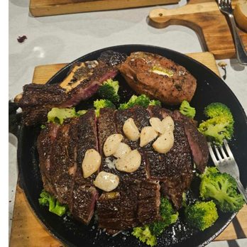CAST IRON CHEF CHOP HOUSE & OYSTER BAR - Updated April 2025 - 808 ...