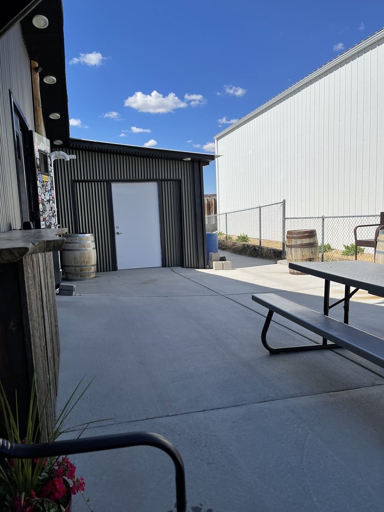 SKULL TREE BREWING - Updated April 2024 - 21 Photos - 1530 Burlington ...