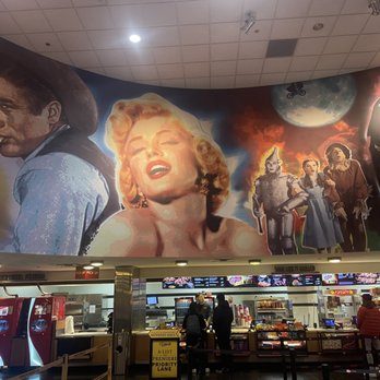 AMC RIVER EAST 21 - Updated October 2024 - 304 Photos & 746 Reviews ...