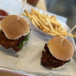 SLIDER INN - DOWNTOWN - Updated January 2026 - 160 Photos & 141 Reviews ...