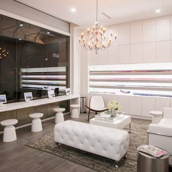 Tutti nails store